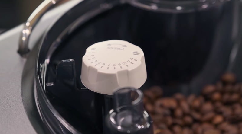 DeLonghi Eletta vs Saeco Xelsis: Top 5 Major Differences