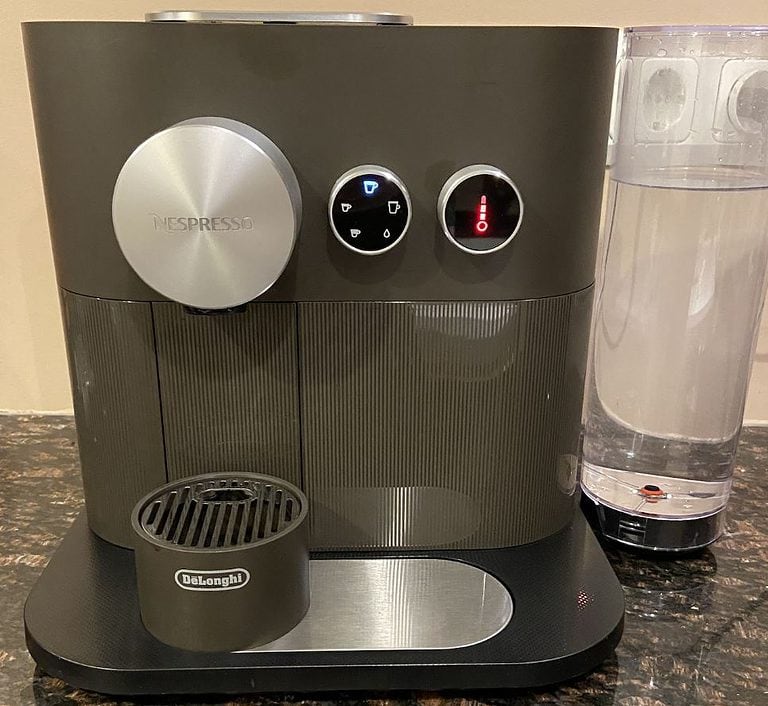 #1 Honest Review: Nespresso Expert Breville vs Delonghi